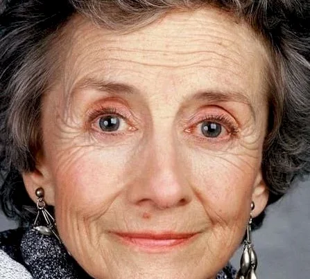 Suzanne Flon : sa biographie, filmographie, et quelques photos