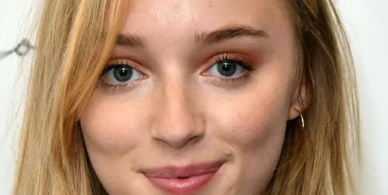 Phoebe Dynevor : sa biographie, filmographie, et quelques photos