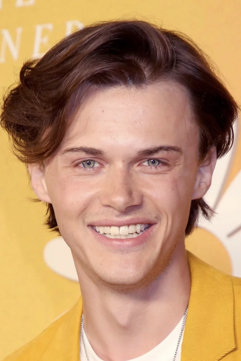 Christopher Briney : sa biographie, filmographie, et quelques photos