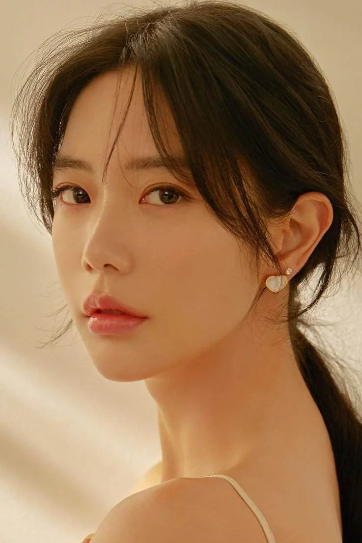 Clara Lee : sa biographie, filmographie, et quelques photos