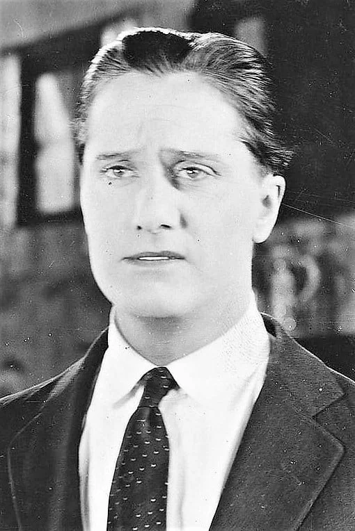 James Rennie : sa biographie, filmographie, et quelques photos