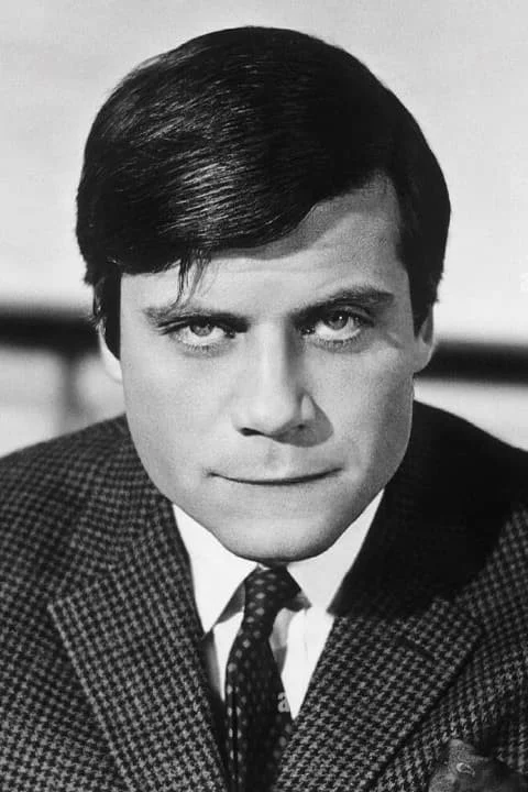 Oliver Reed : sa biographie, filmographie, et quelques photos