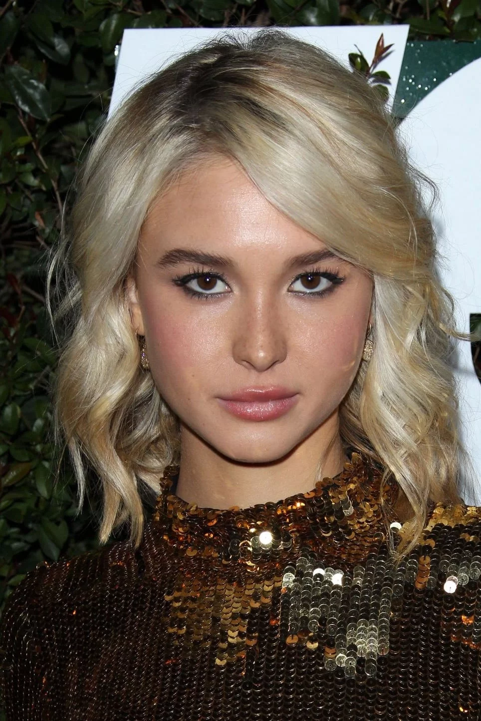 Isabel May : sa biographie, filmographie, et quelques photos